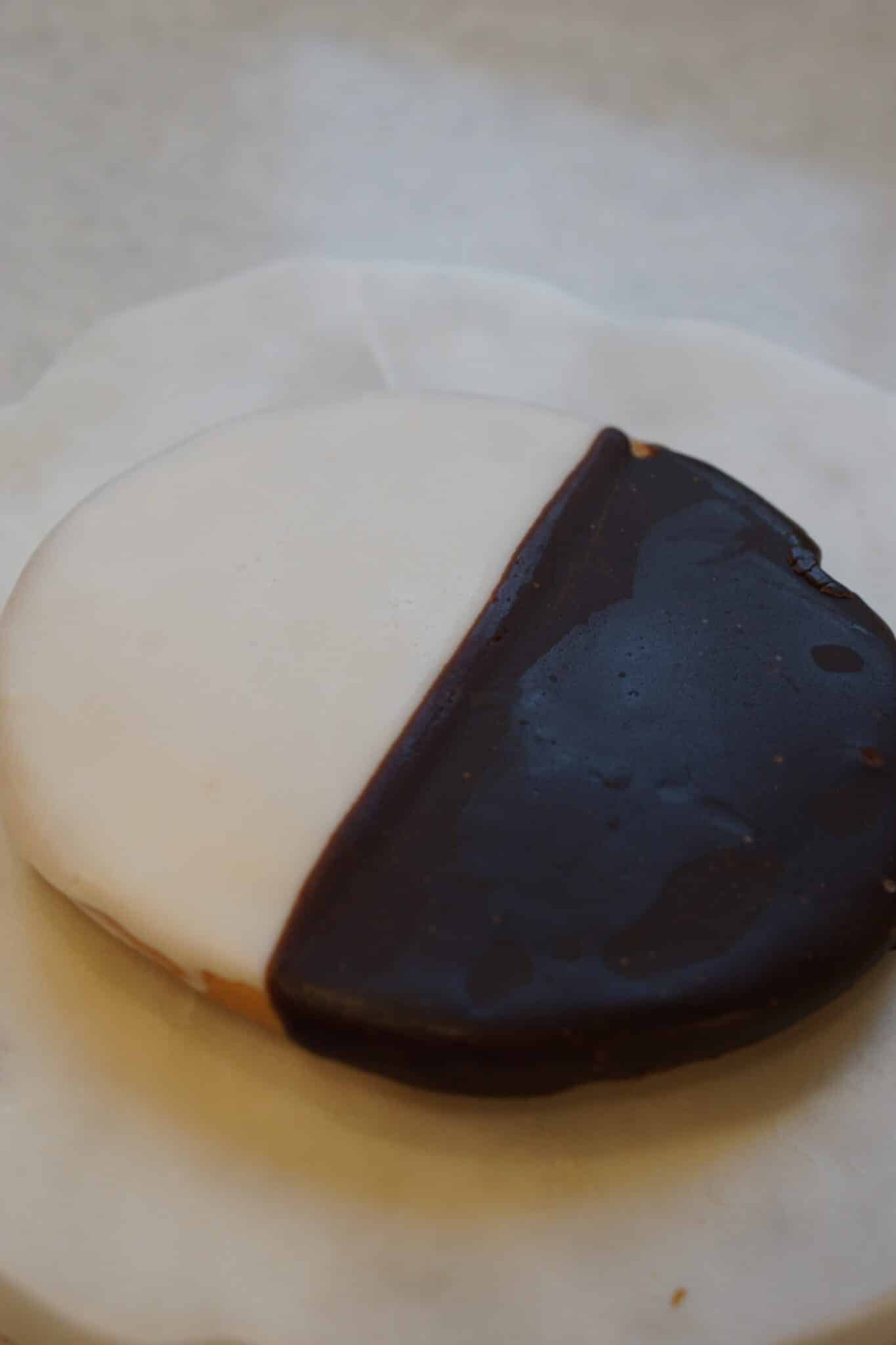 Black and White Cookie - Via Arthur